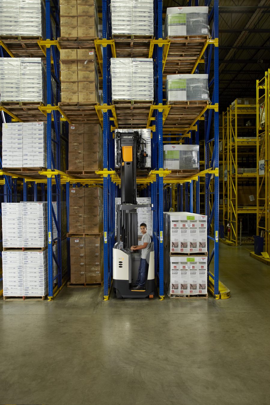 RM 6000 | Narrow Aisle Reach Trucks | NorthWest Handling Systems